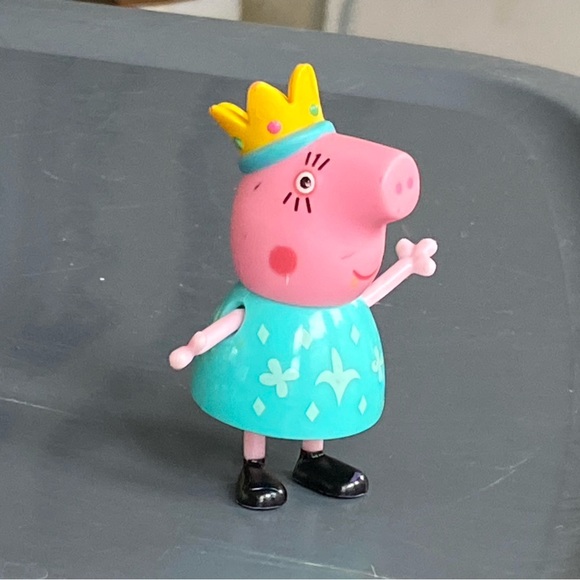 Toys | Peppa Pig Princess Peppas Royal Family King With Crown Figure ...